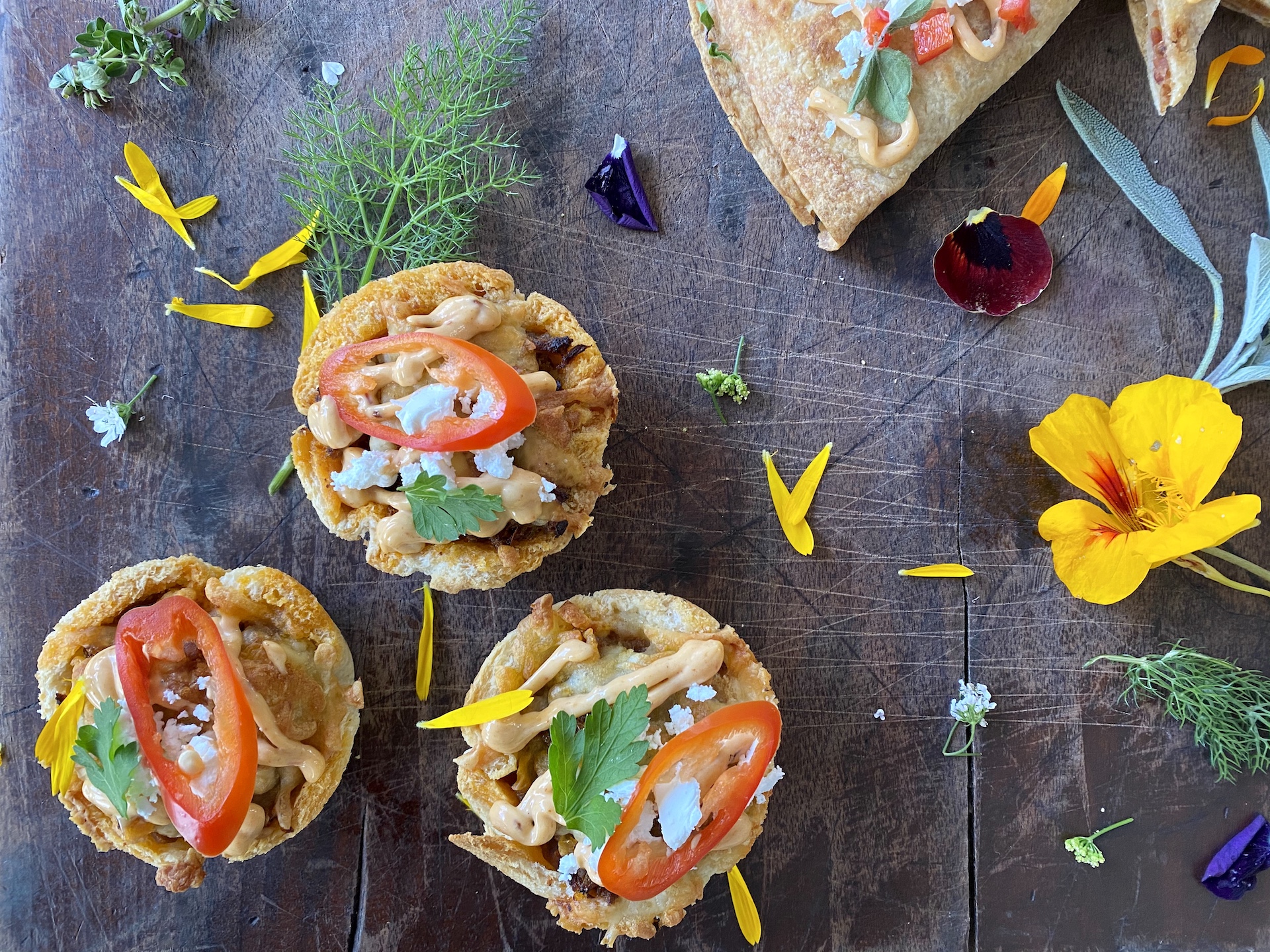 Savoury mince & cheese toast cups