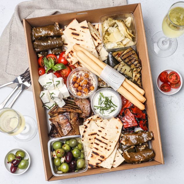 Mediterranean Mezze Grazing Platter