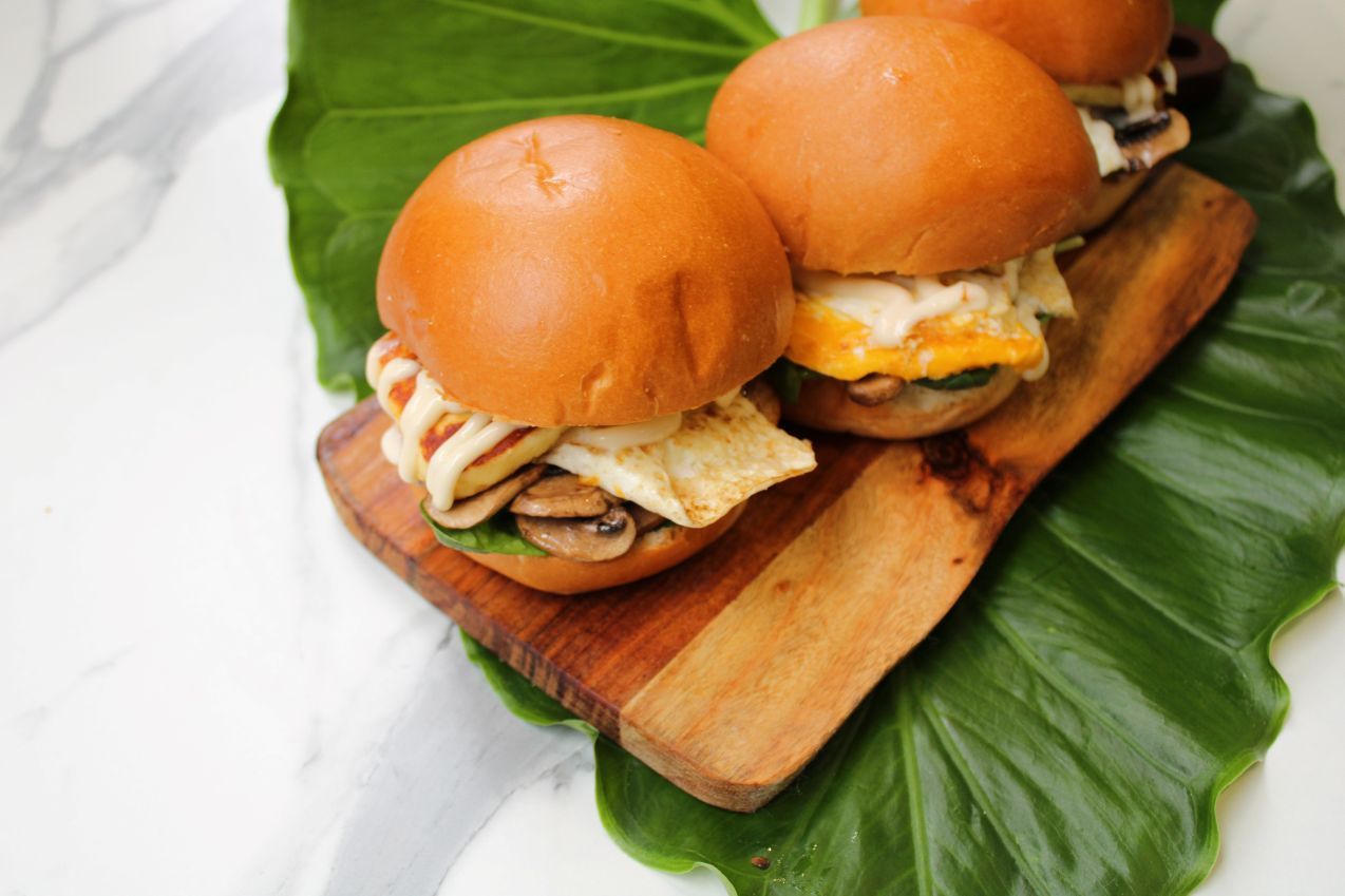 Egg Mushroom Spinach And Halloumi Roll